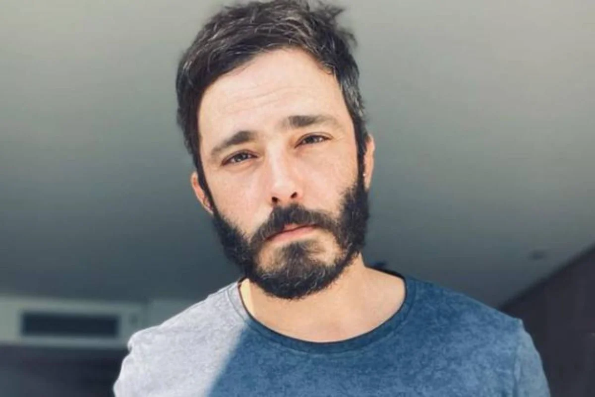 Ator Thiago Rodrigues é espancado por bandidos no Rio. Veja foto - Rádio NN